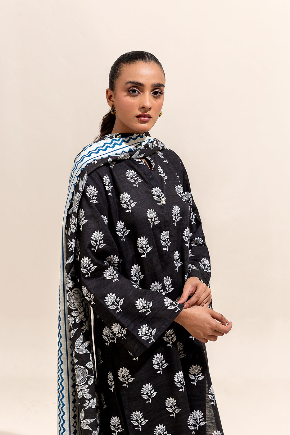 2 PIECE PRINTED KHADDAR SUIT-SABLE GLOOM (UNSTITCHED) – BEECHTREE