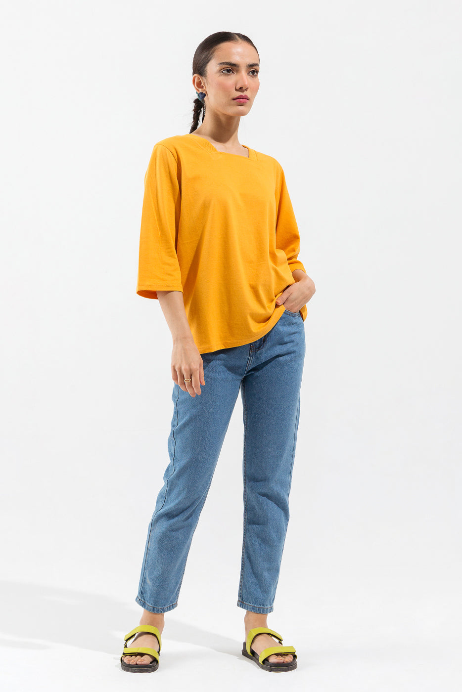 YELLOW STRAIGHT NECK T-SHIRT – BEECHTREE