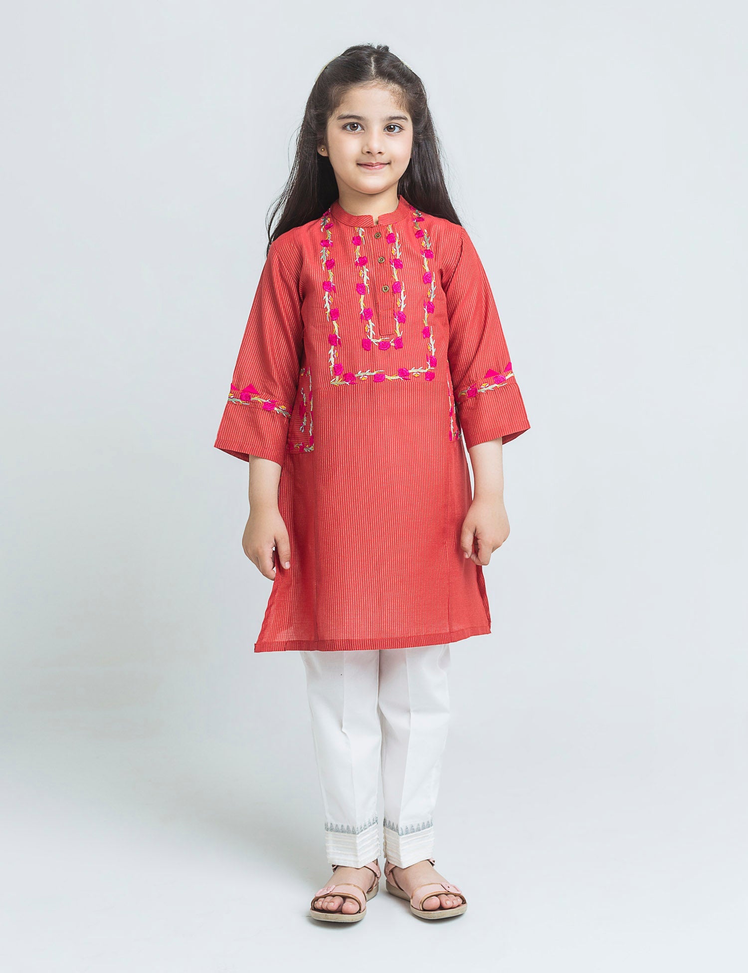 Stylised Embroidered Kurta – BEECHTREE