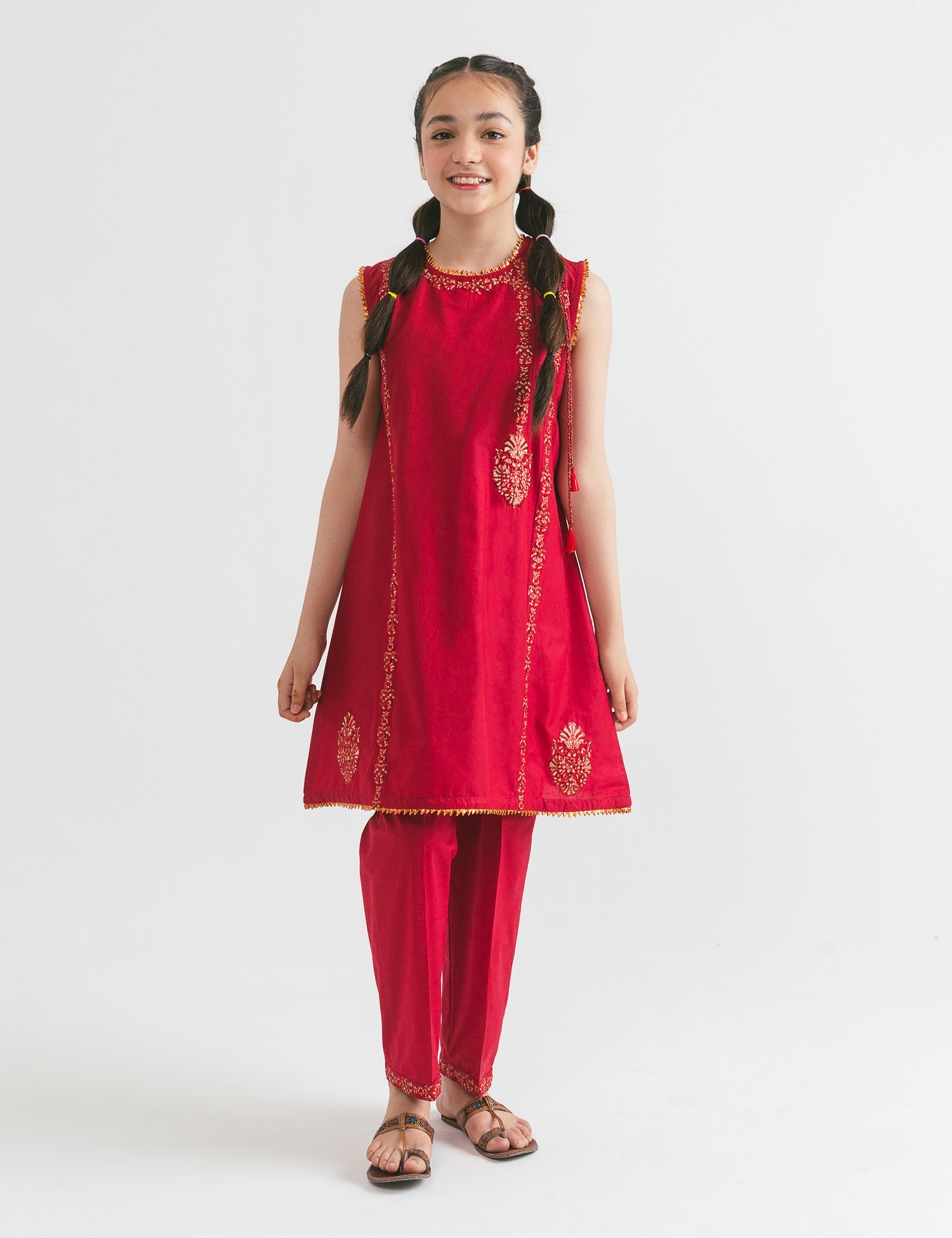 S/LESS SEQUIN Embroidered SET – BEECHTREE