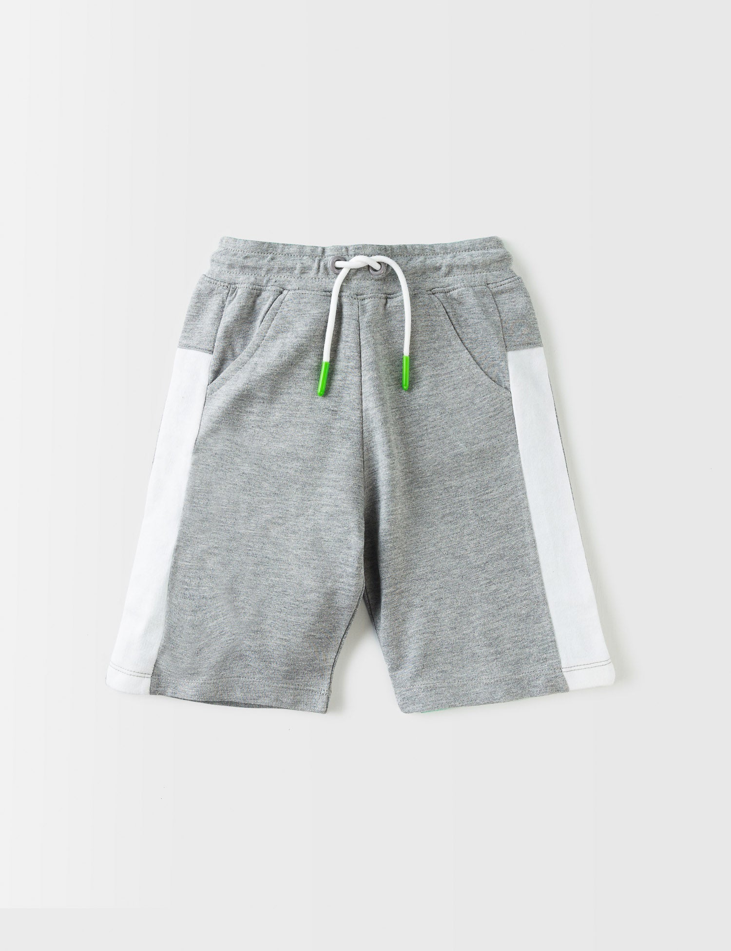 Side panel pull on Shorts – BEECHTREE