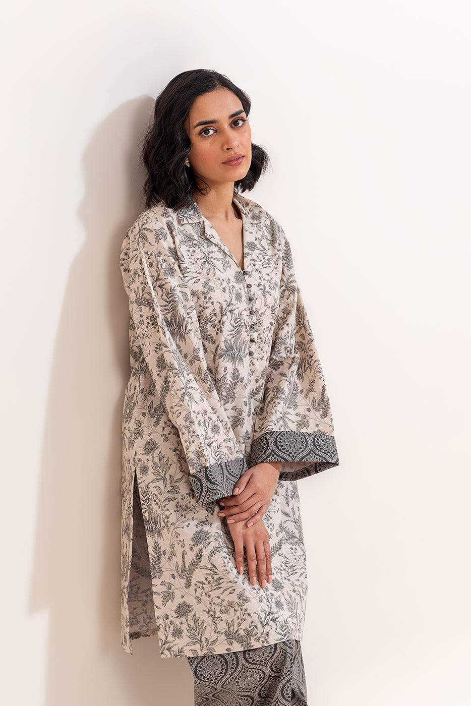 2 PIECE PRINTED KHADDAR SUIT-WHISPER ASH (UNSTITCHED) – BEECHTREE