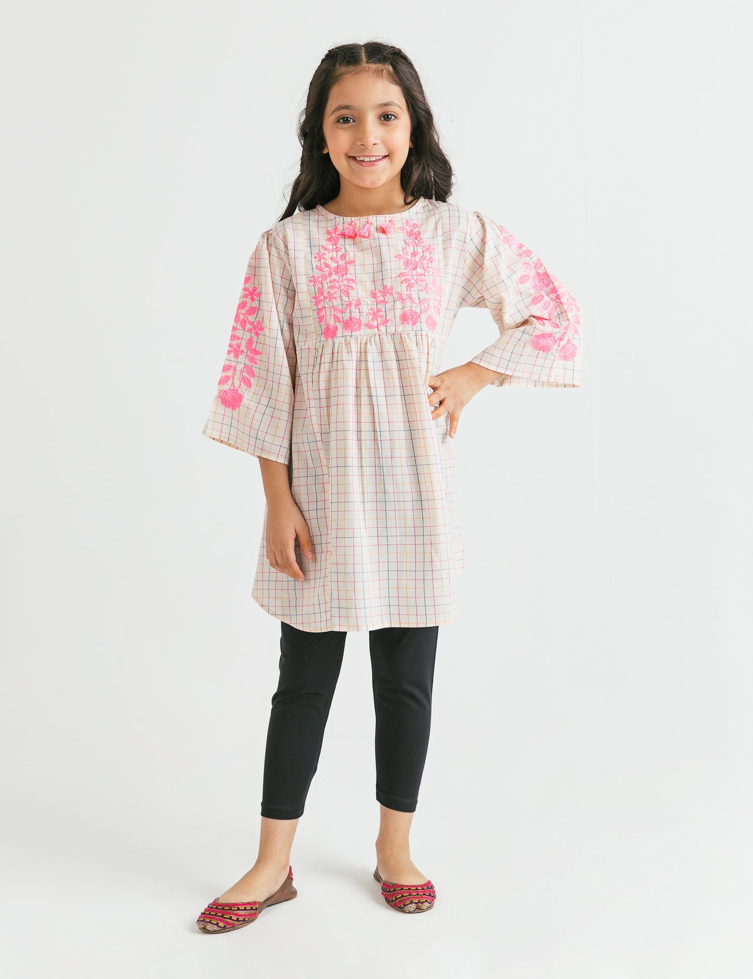 NOEN Embroidered TOP – BEECHTREE