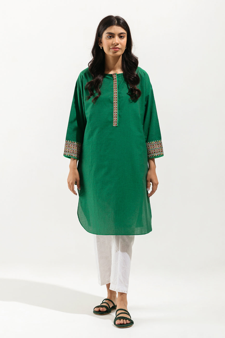 EMBROIDERED CHAMBRAY SHIRT (PRET) – BEECHTREE