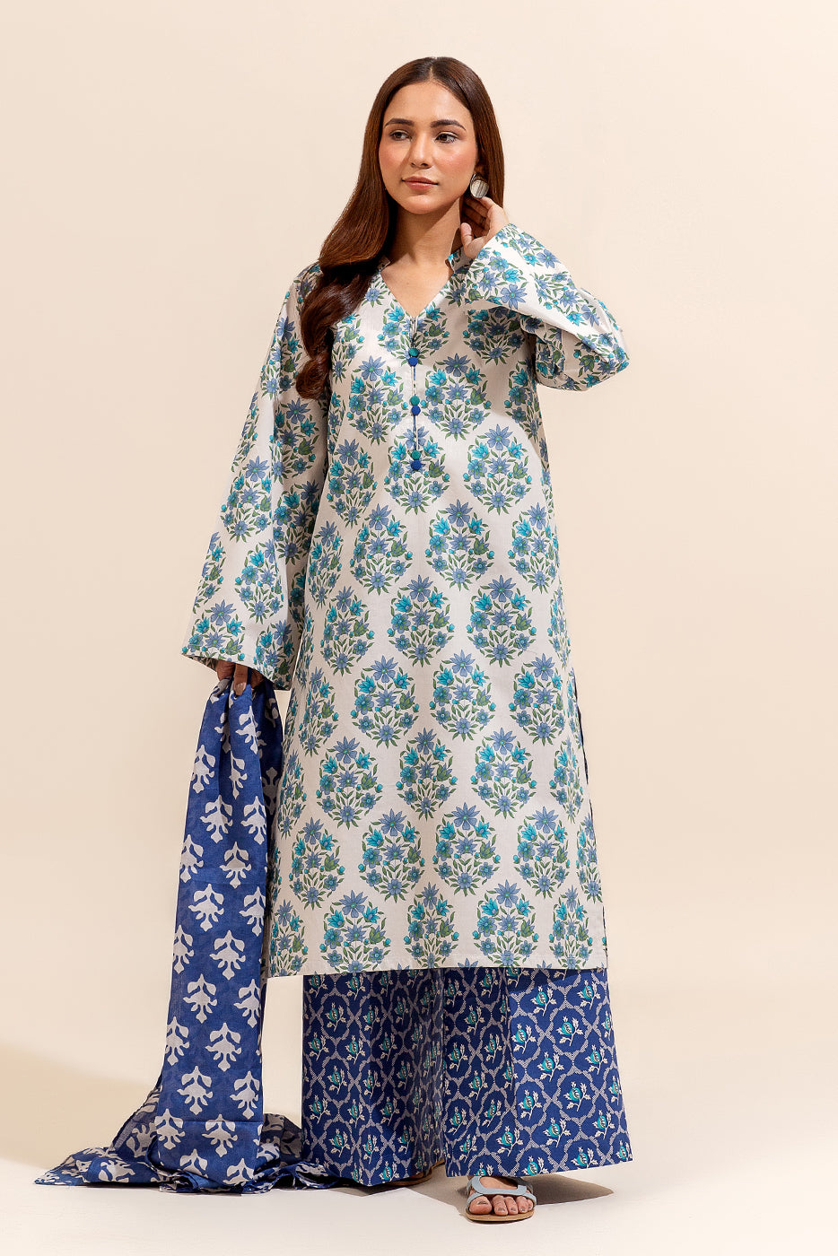 Buy Online Women's Unstitched Alluring Designs – BEECHTREE