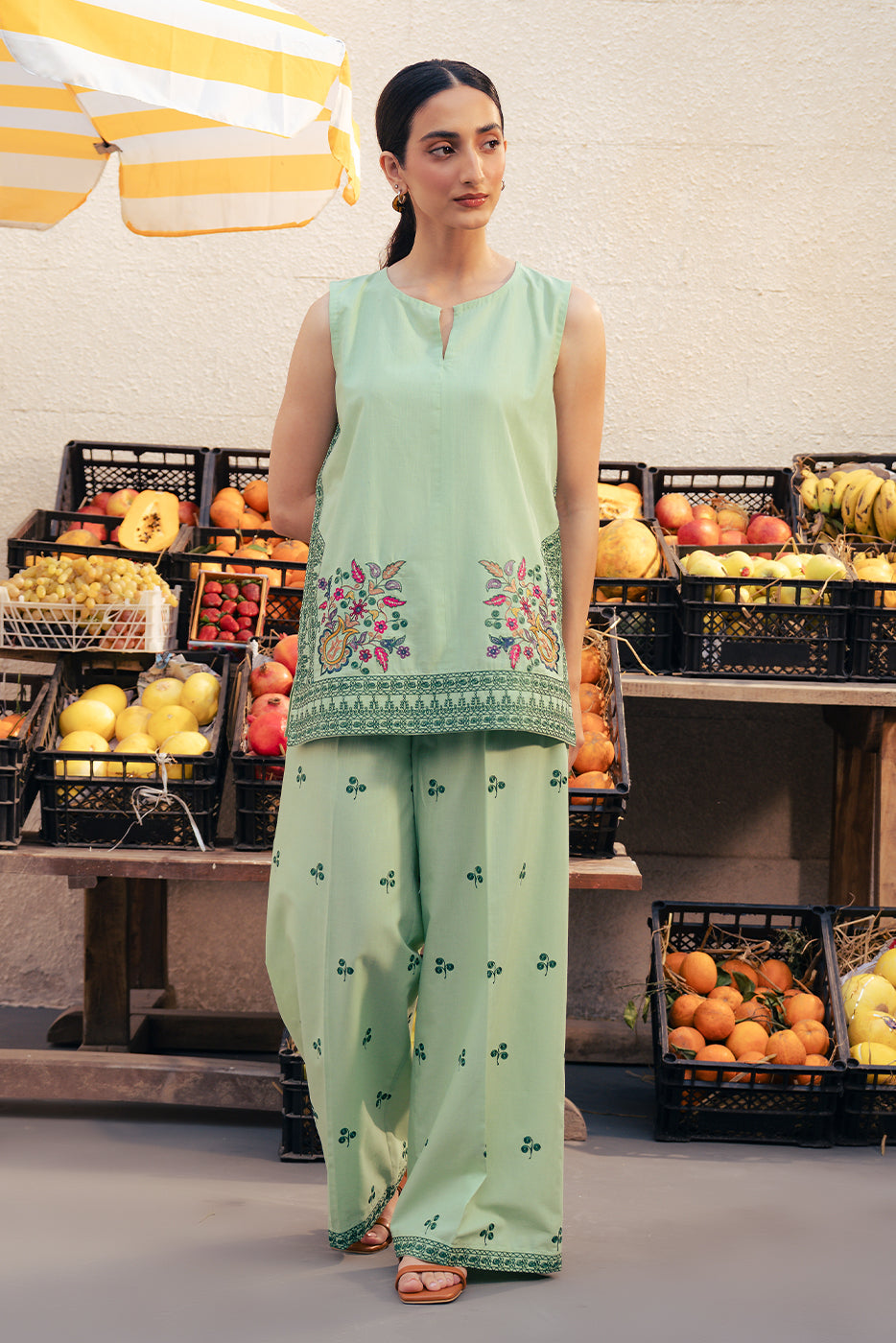 2 PIECE EMBROIDERED SLUB LAWN SUIT (FUSION) – BEECHTREE