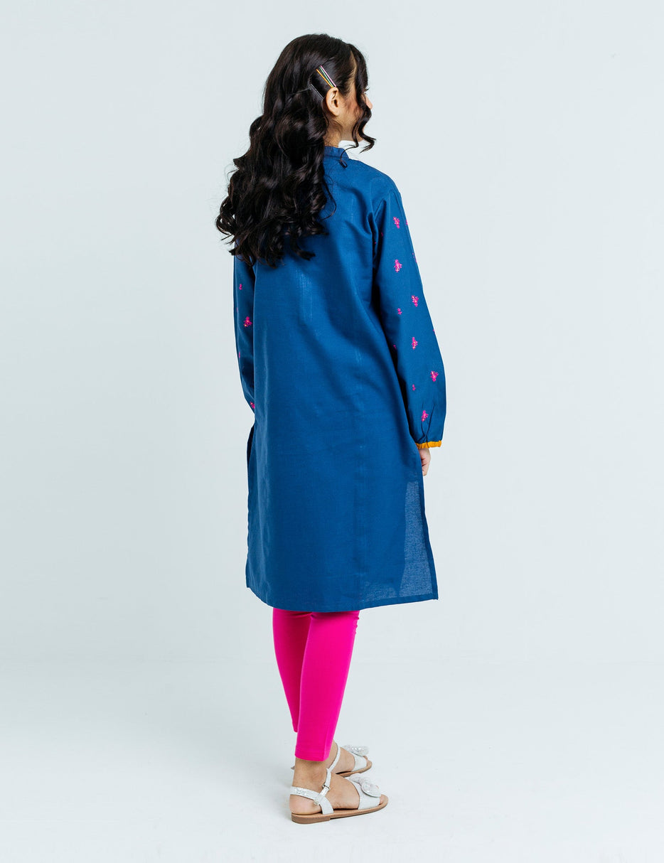 Pocket Embroidered Kurta – BEECHTREE