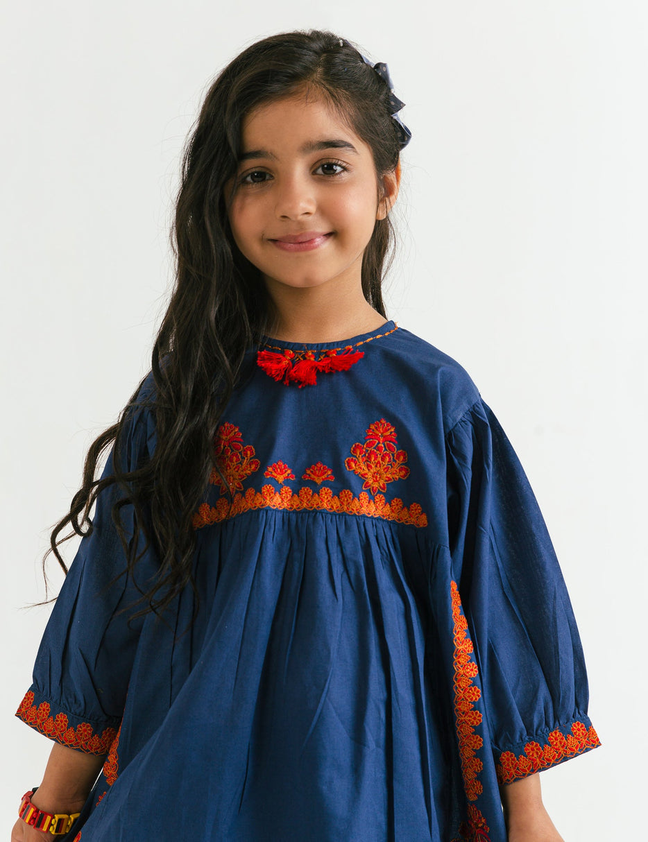 2 PIECE FLORAL Embroidered SET – BEECHTREE