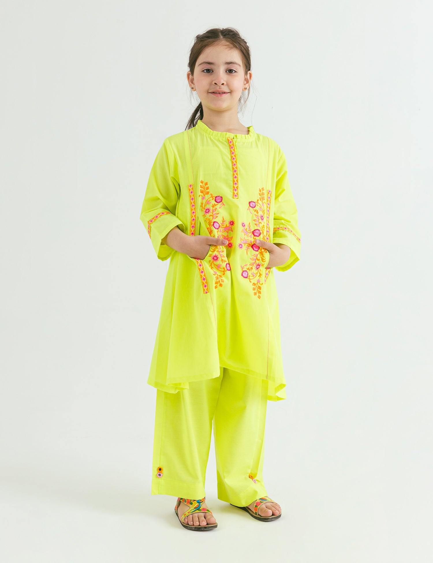 2 PIECE VIBRANT POCKET Embroidered SET – BEECHTREE